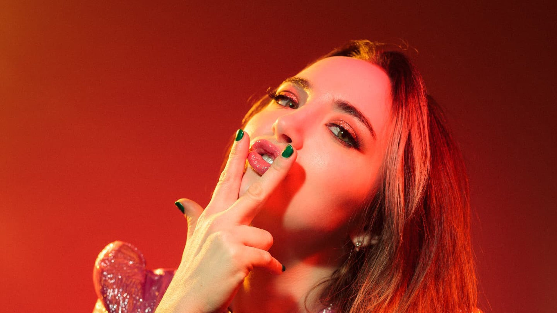 Fern Brady's Special, "Autistic Bikini Queen," Headed To Netflix – 800 Pound Gorilla