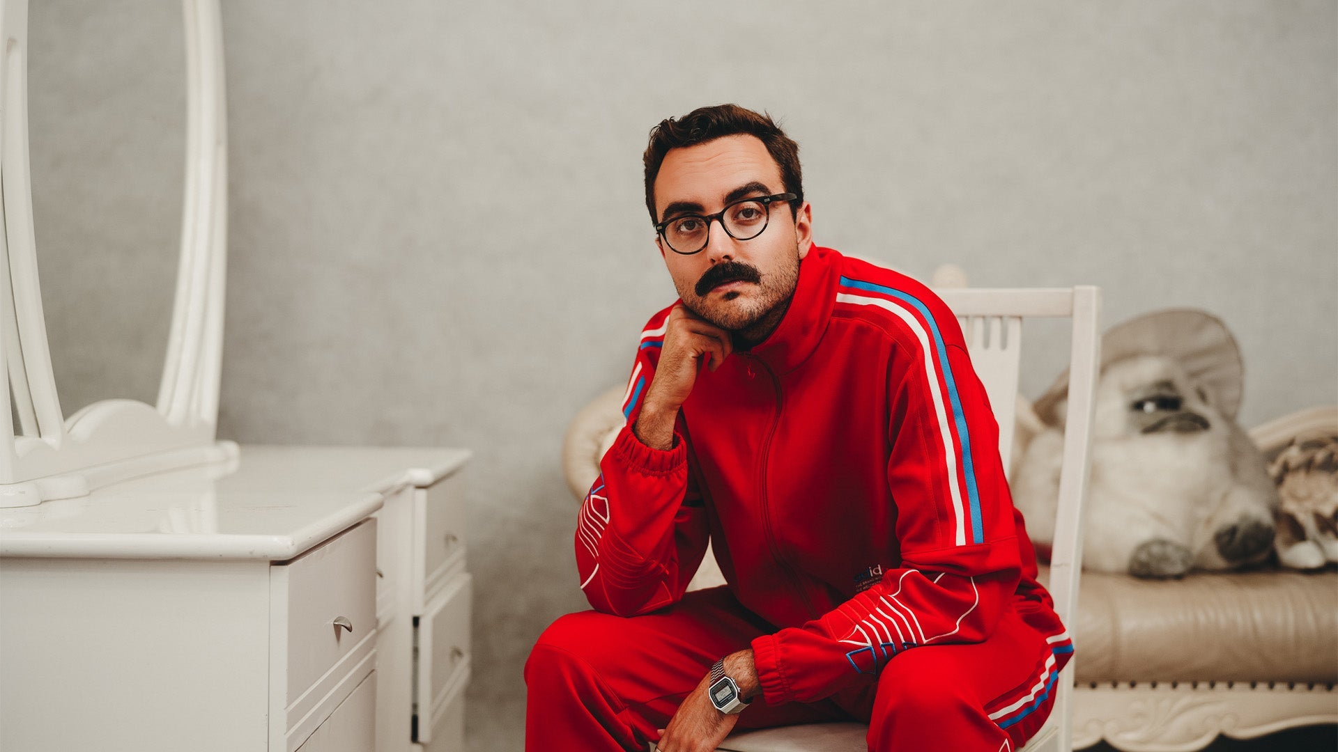 Daniel Muggleton’s Fantastic New Hour 'White & Wrong’ - What To Know – 800 Pound Gorilla