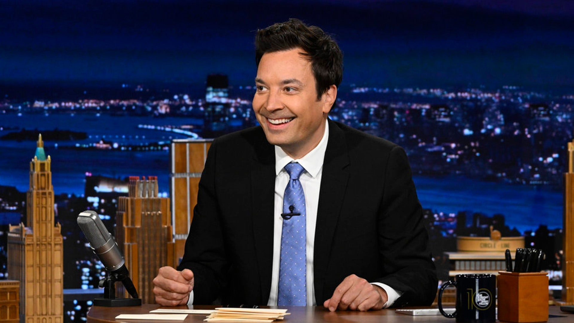 Jimmy Fallon Teases New Holiday Album Coming Out This November – 800 ...