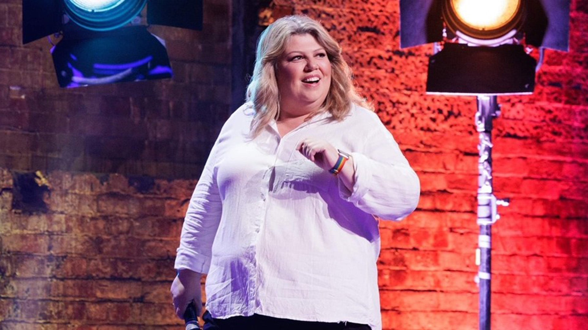 Watch Urzila Carlson's Hysterical Comedy Special, “It’s Personal" – 800 ...